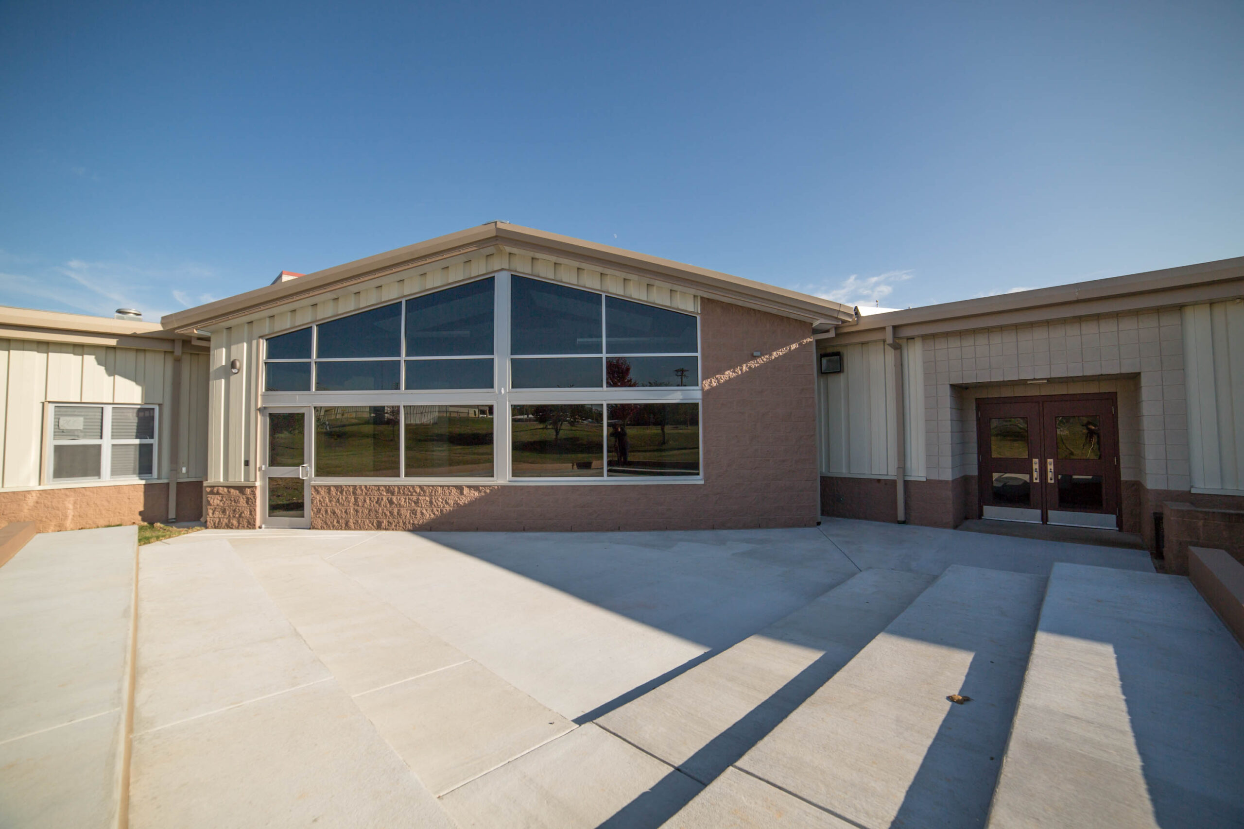 Gravette Upper Elementary School Classroom and Library Additions - BiLD ...